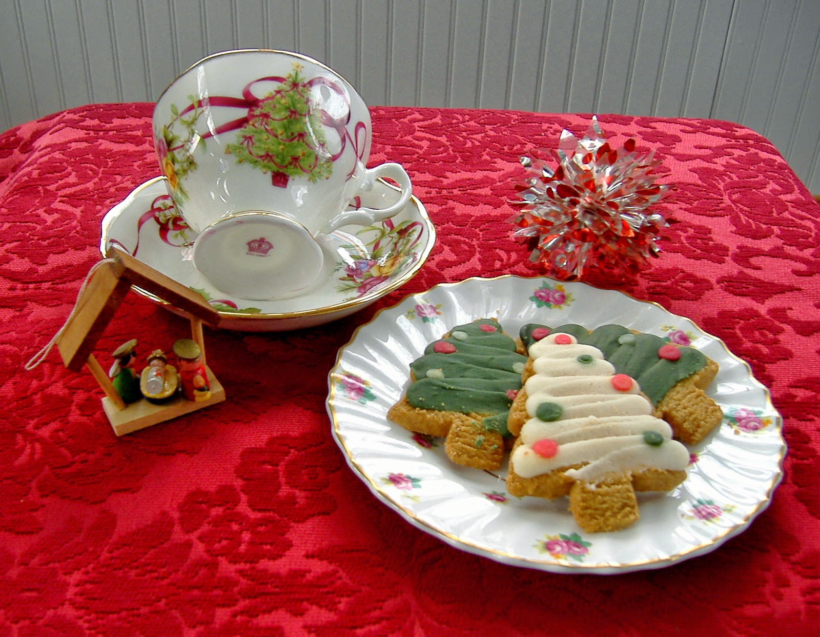 Antiques And Teacups: Tuesday Cuppa Tea, Christmas Goodies