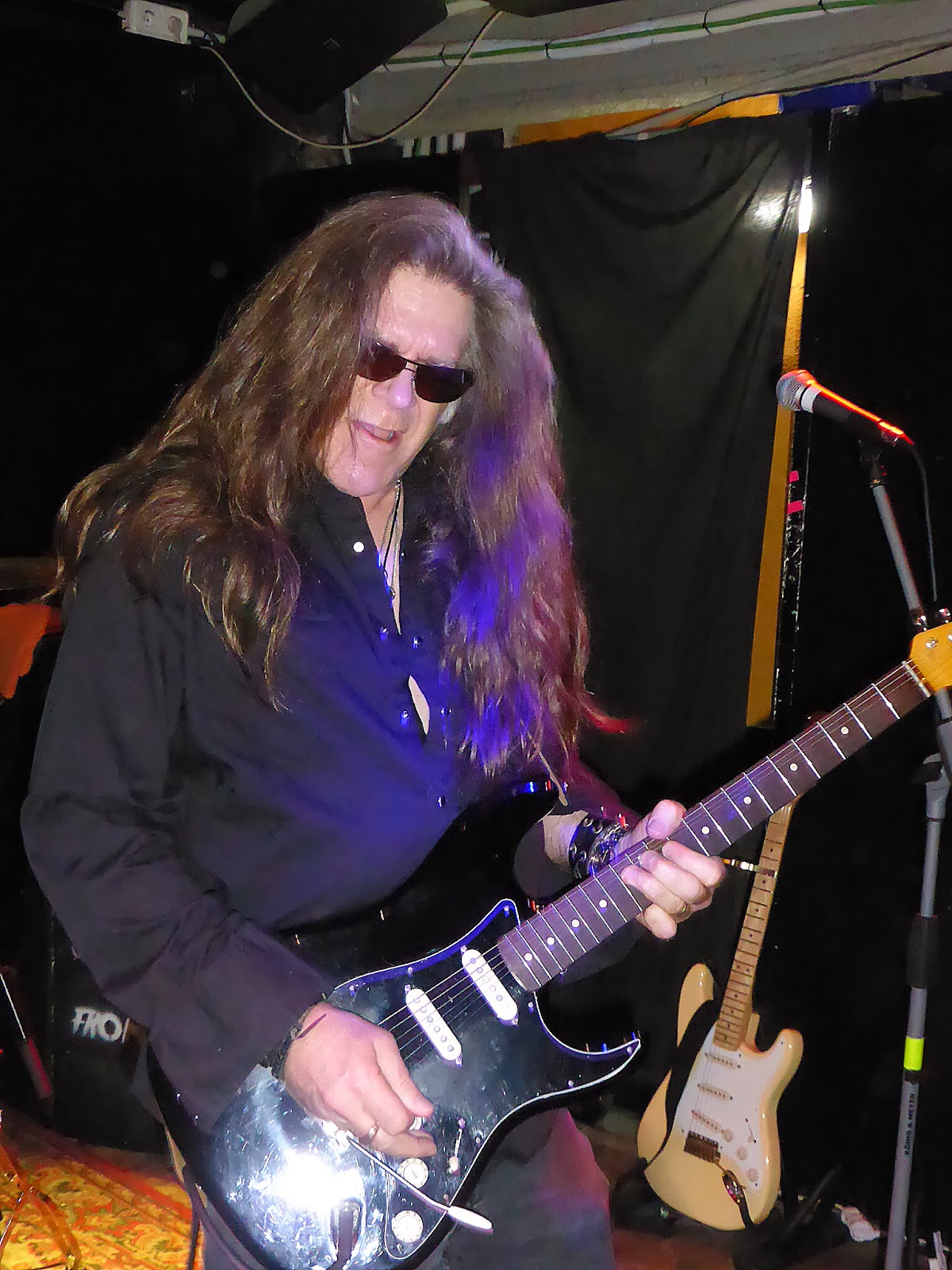 H M F A E : MICHAEL KATON