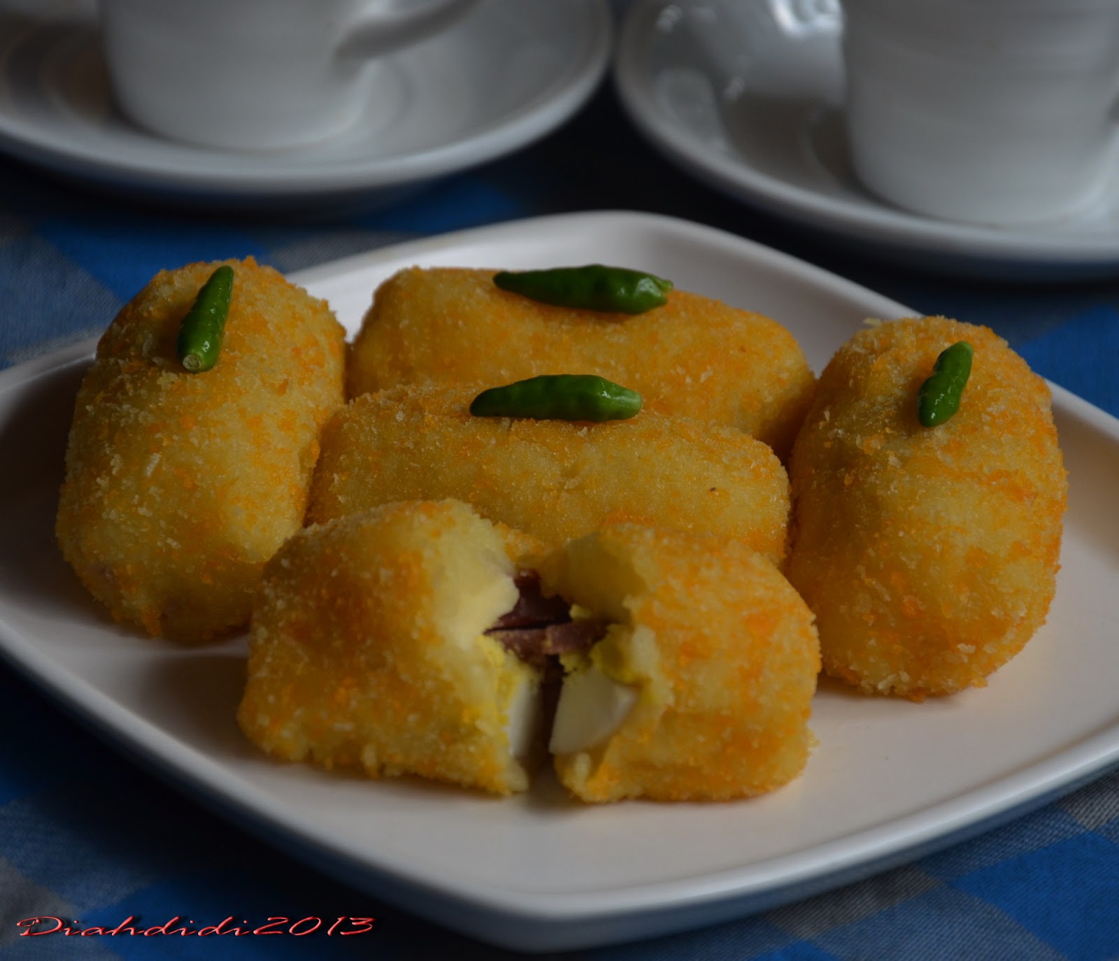 Diah Didi's Kitchen: Kroket isi Daging Asap