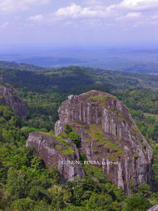 gunung api purba di Desa Nglanggeran, Kecamatan Patuk, Gunung Kidul, DI ...