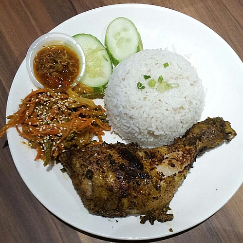 (Eat to Live) or (Live to Eat): Betutu Chicken Rice