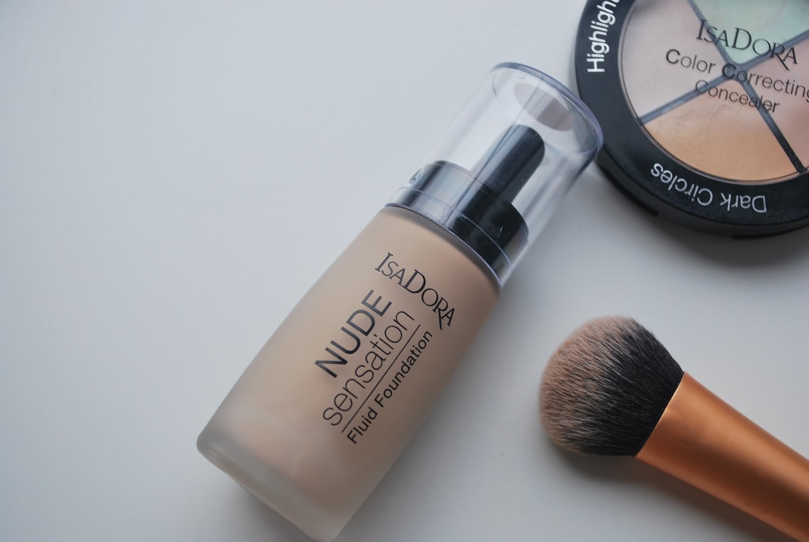 Give a Posy: IsaDora | Nude Sensation Fluid Foundation