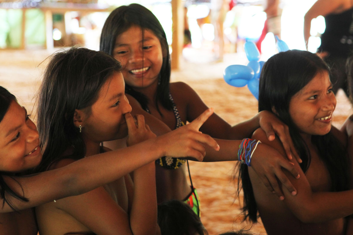 jennifer moloney photography: Childrens Party for the Embera Tribe
