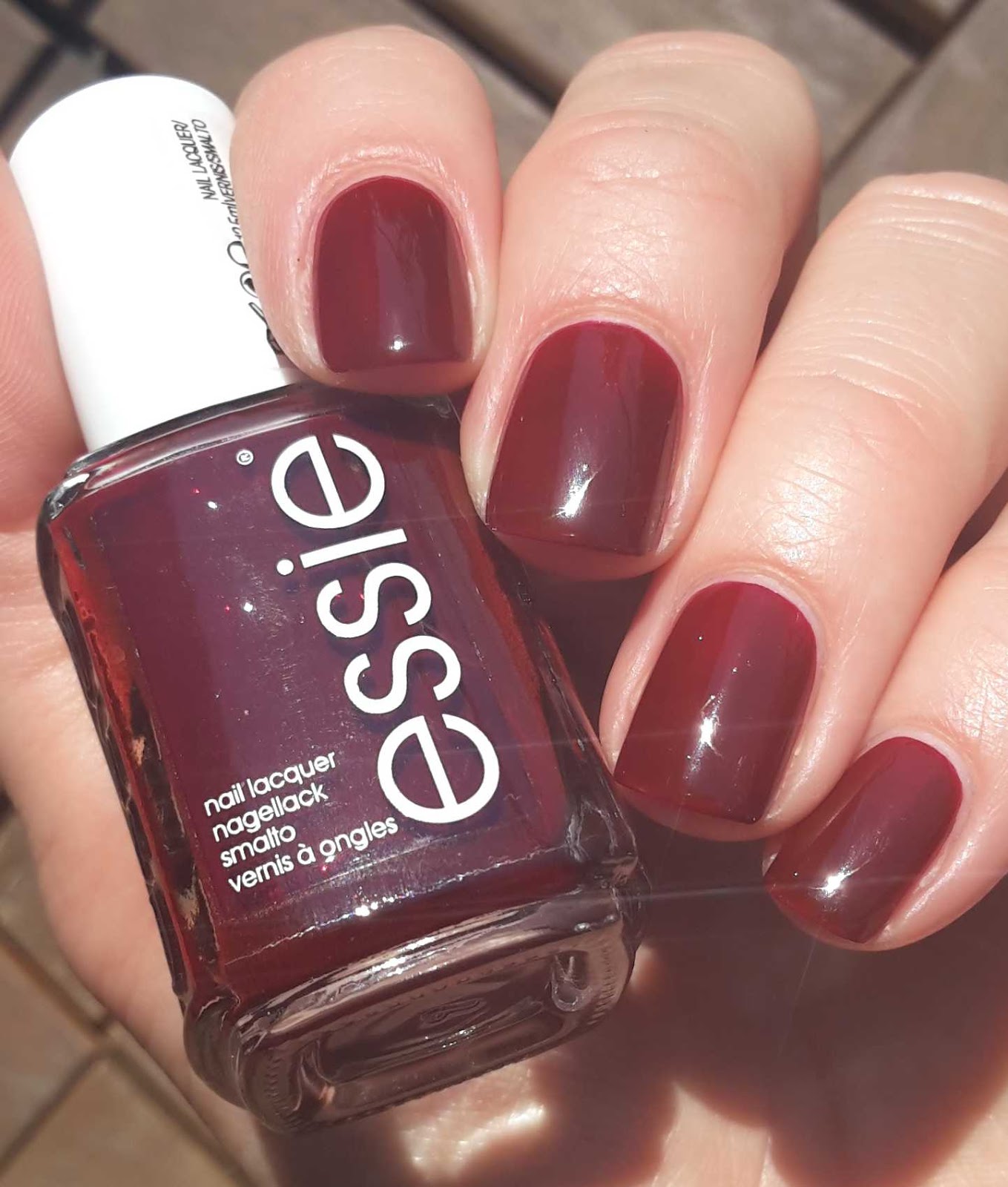 Paisley's Polishes: Essie "Bordeaux" [Lacke in Farbe 5.22 - Bordeaux]