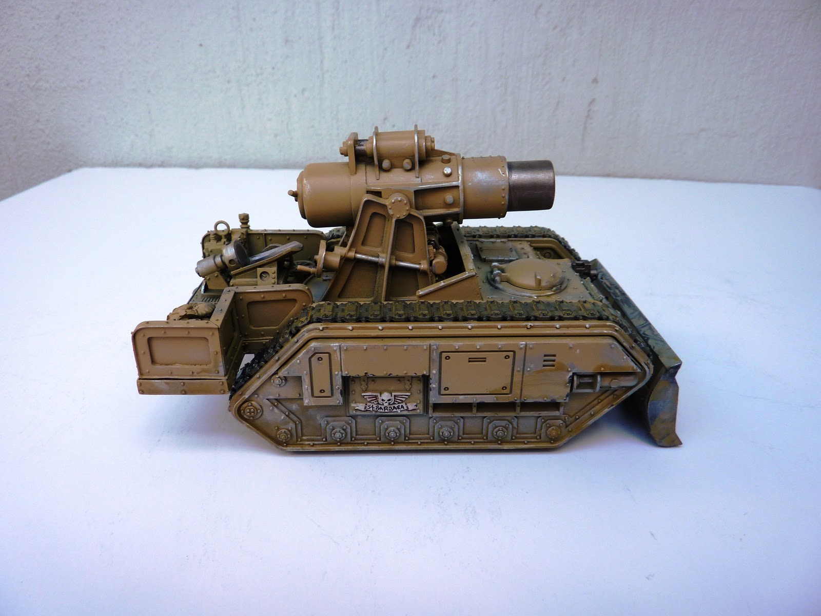 AddictedToStyrene: WH40K: Maxmini Siege Guns - mostly painted