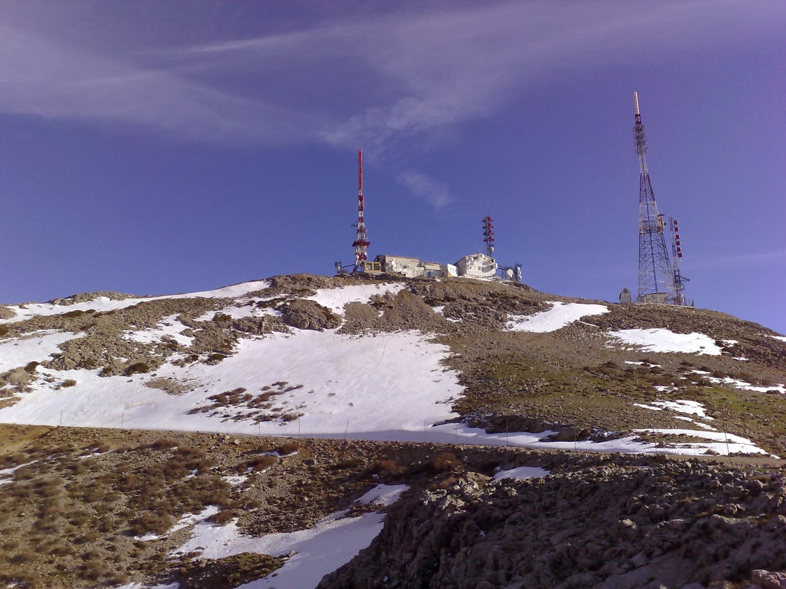 El mundoblog de Miguel Caballero: El Pico Almaden, el gigante blanco El mundoblog de Miguel Caballero: El Pico Almaden, el gigante blanco