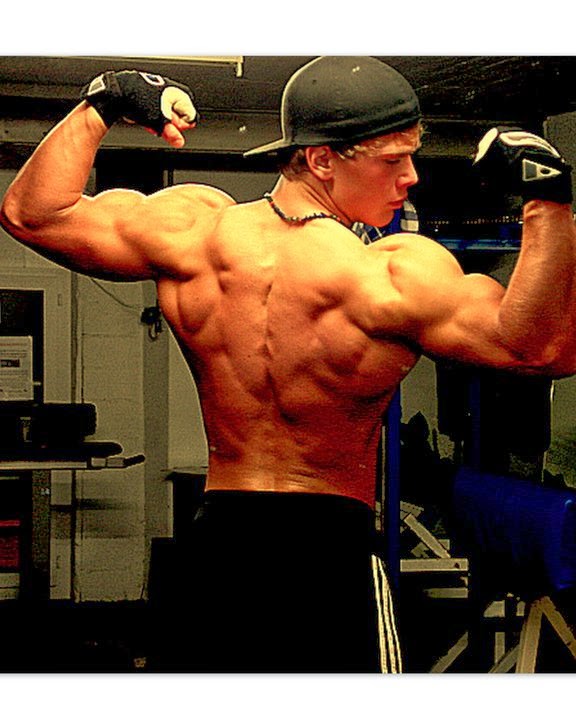 the beauty of male muscle: Lars