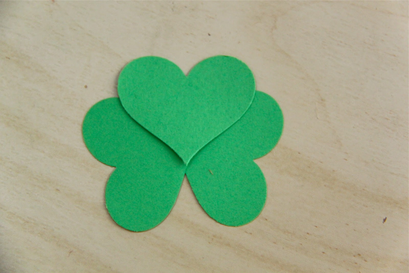 TUTORIAL: Cloverleaf Chain Garland - Smashed Peas & Carrots