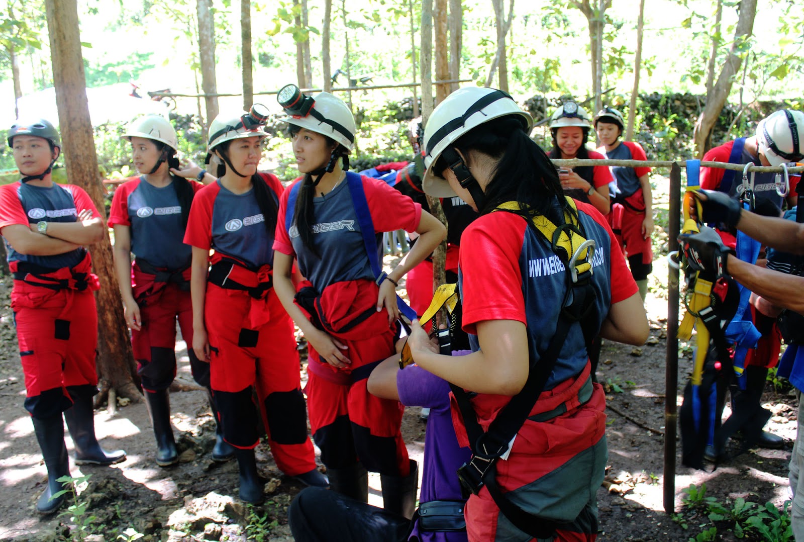 Mendampingi Penelusuran Goa Cokro Tim Eiger Jogja & Solo - Dung Riu ...