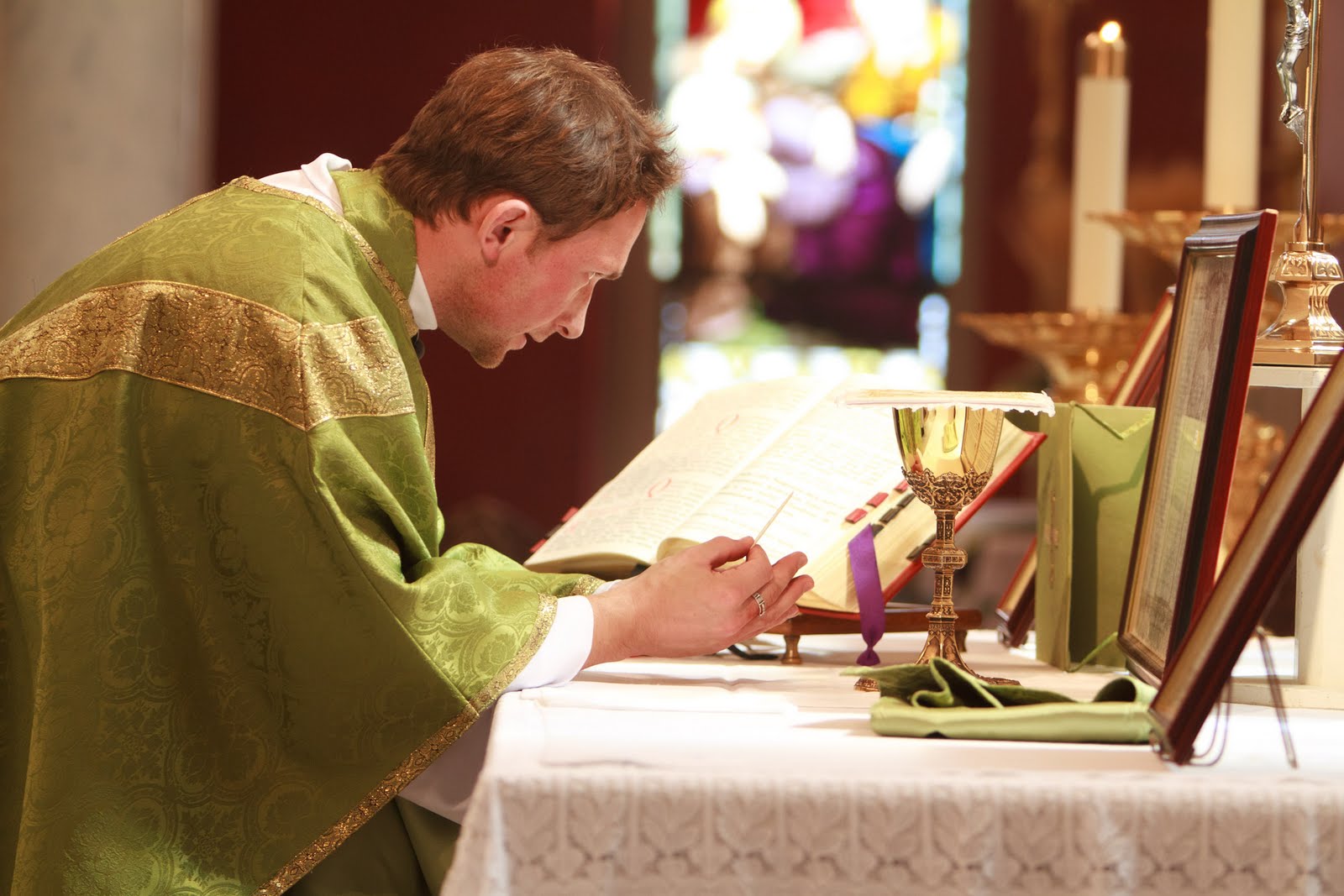 southern orders: THE NECESSITY OF THE PRIEST CELEBRATING THE HOLY ...