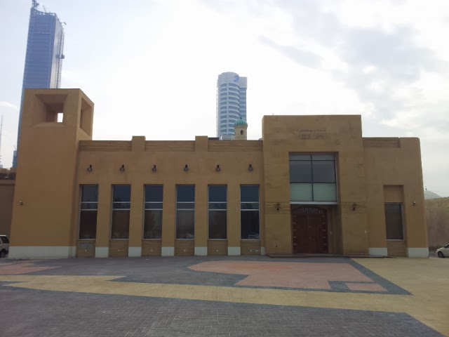 Life in Kuwait Blog: Old Kuwaiti buildings near Kuwait City