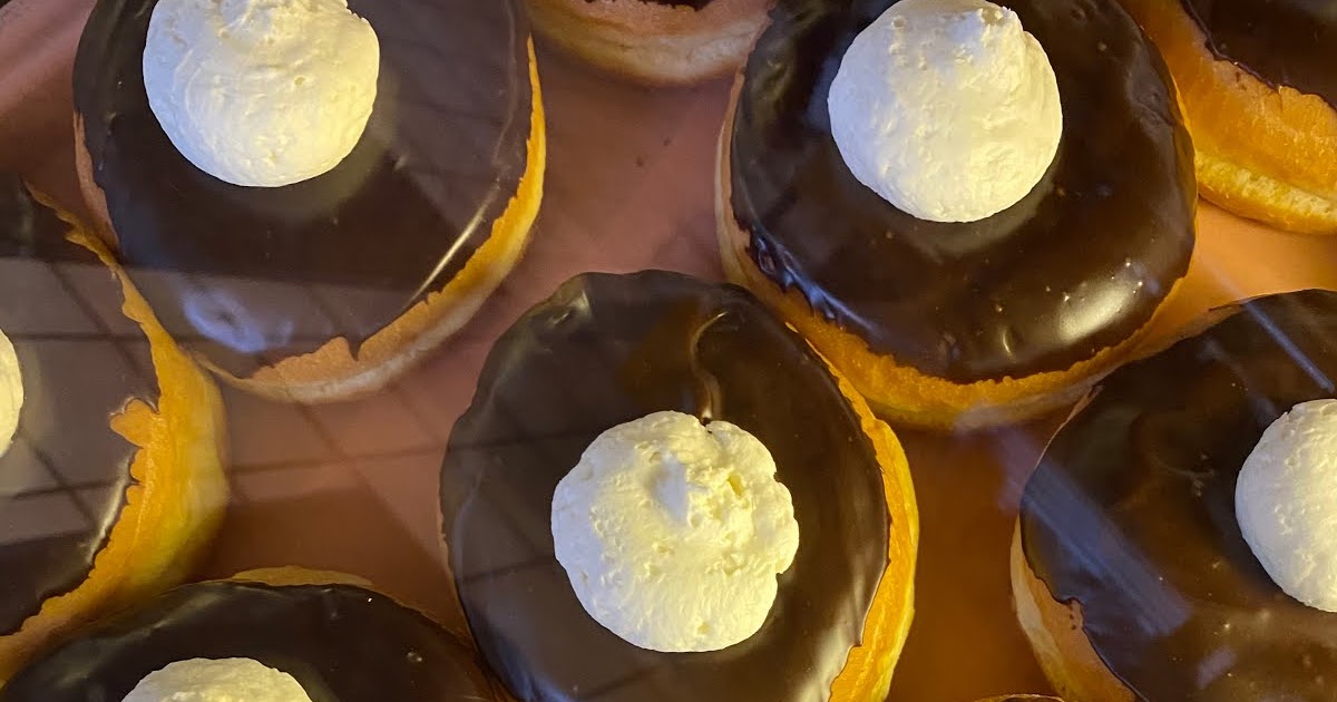 Paielli's Bakery Serves a Unique Kenosha Treat Called the Cyclops