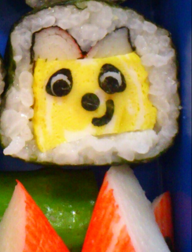 Dragonfly Bento Box: Fox maki sushi