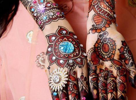 MEHNDI DESIGN: Stone Studded Mehndi Design for Bridals Hand
