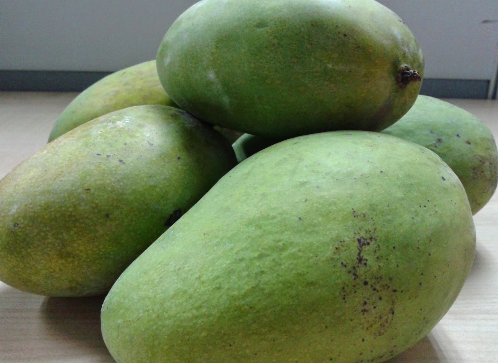 INTAN FAZNITA HAJI SAMUDI: MANGGA HARUMANIS