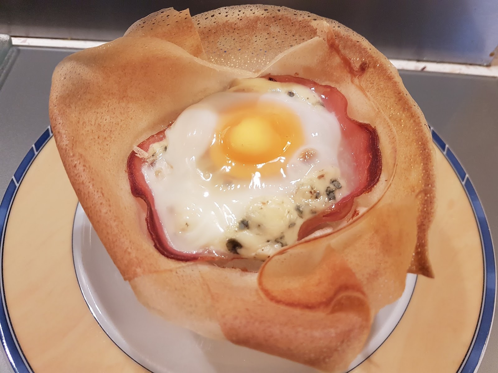 Ma p'tite tambouille pour bien man'Gé: Corolle de brick au bacon ...