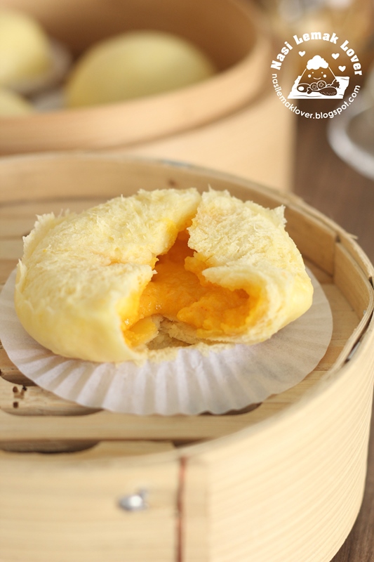 Nasi Lemak Lover: Liu Sha Bao (Salted Egg Yolk Custard Bun) 黃金流沙包