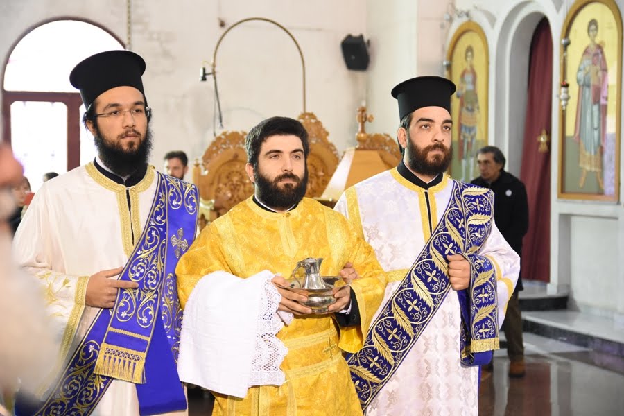 ΛΕΥΤΕΡΙΑ: ΧΕΙΡΟΤΟΝΙΑ ΔΙΑΚΟΝΟΥ ΣΤΗΝ ΙΕΡΑ ΜΗΤΡΟΠΟΛΗ ΚΙΤΡΟΥΣ - Ο νέος ...