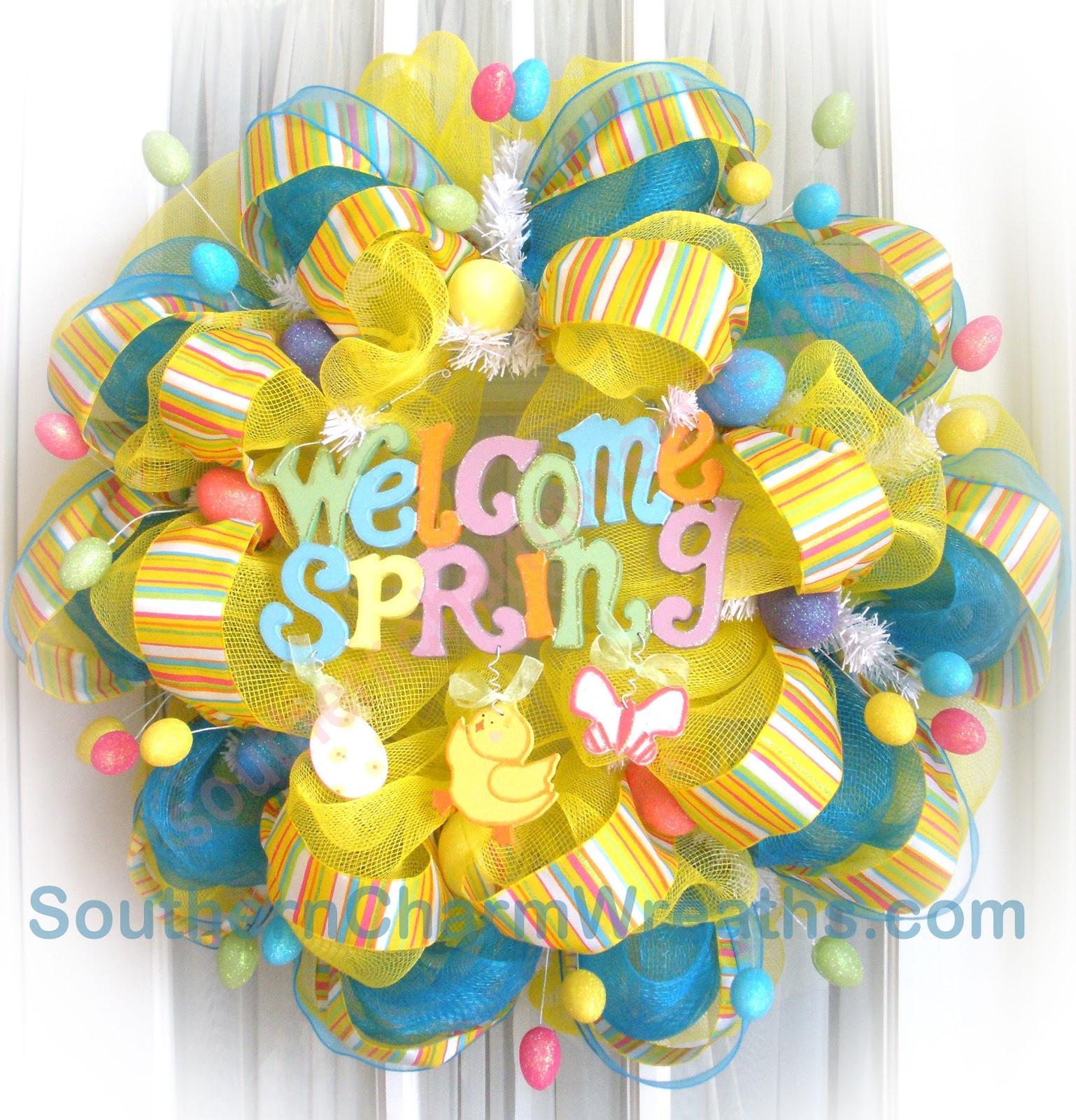 Deco Mesh Wreaths: You Can Make Deco Mesh Wreaths