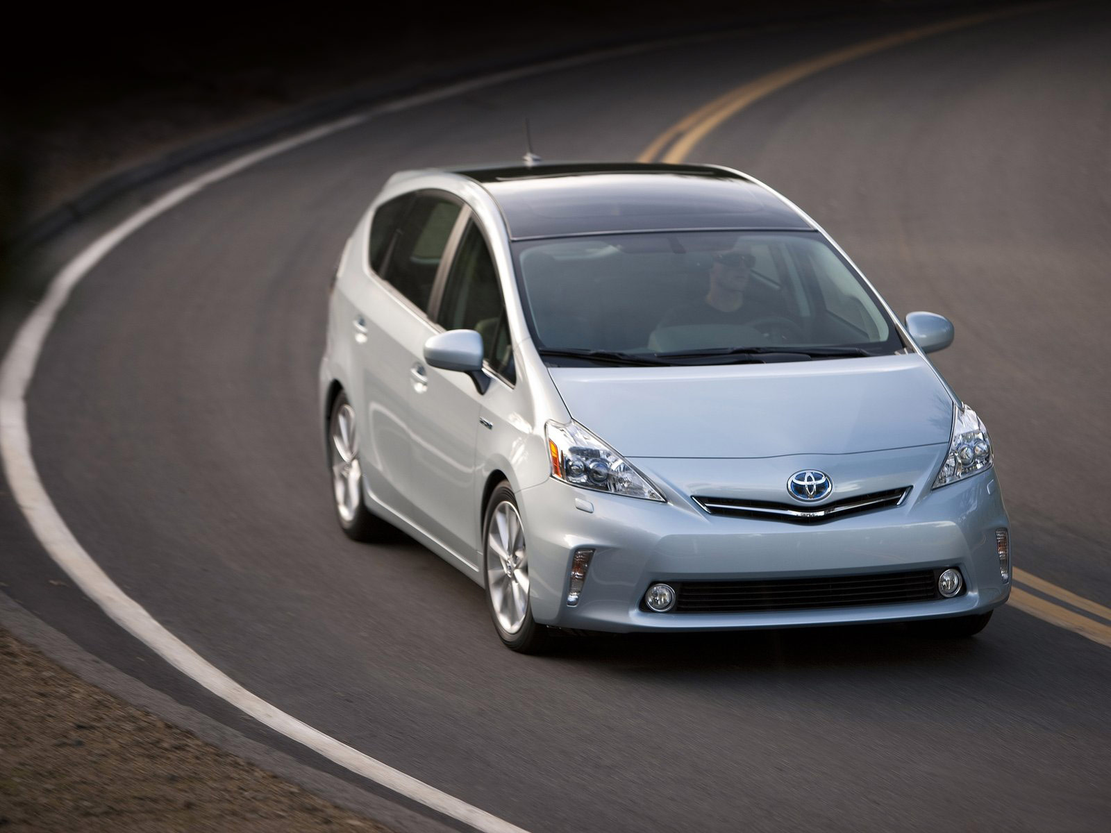 2012 TOYOTA Prius V japanese car wallpapers