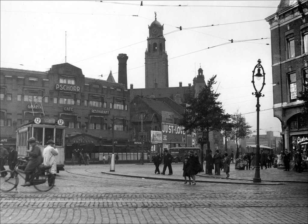 Before the 1940 Bombing: 82 Incredible Photos Document Everyday Life in ...