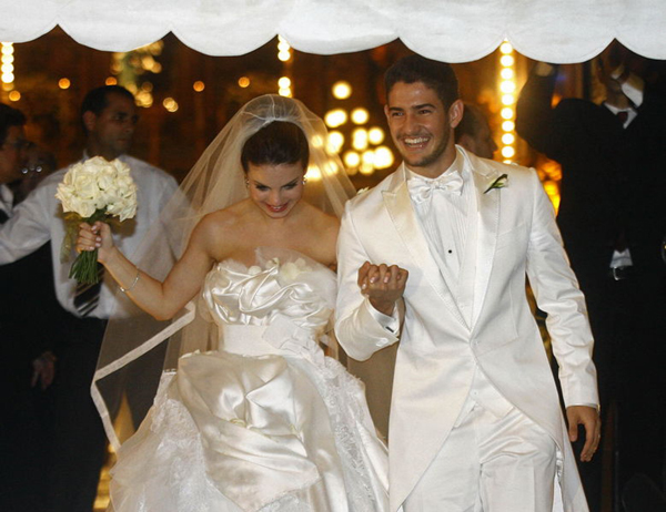 Alexandre Pato with Wife Pics | FOOTBALL STARS WALLPAPERS