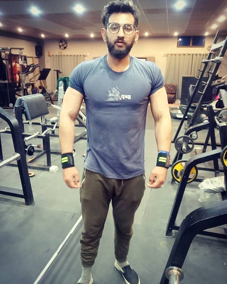 world bodybuilders pictures: gandahra land taxila bodybuilder syed ...