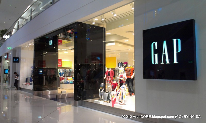 ArchCore: Window Displays at Mega Bangna | Gap Mango Uniqlo