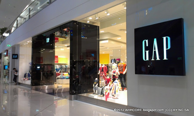 ArchCore: Window Displays at Mega Bangna | Gap Mango Uniqlo