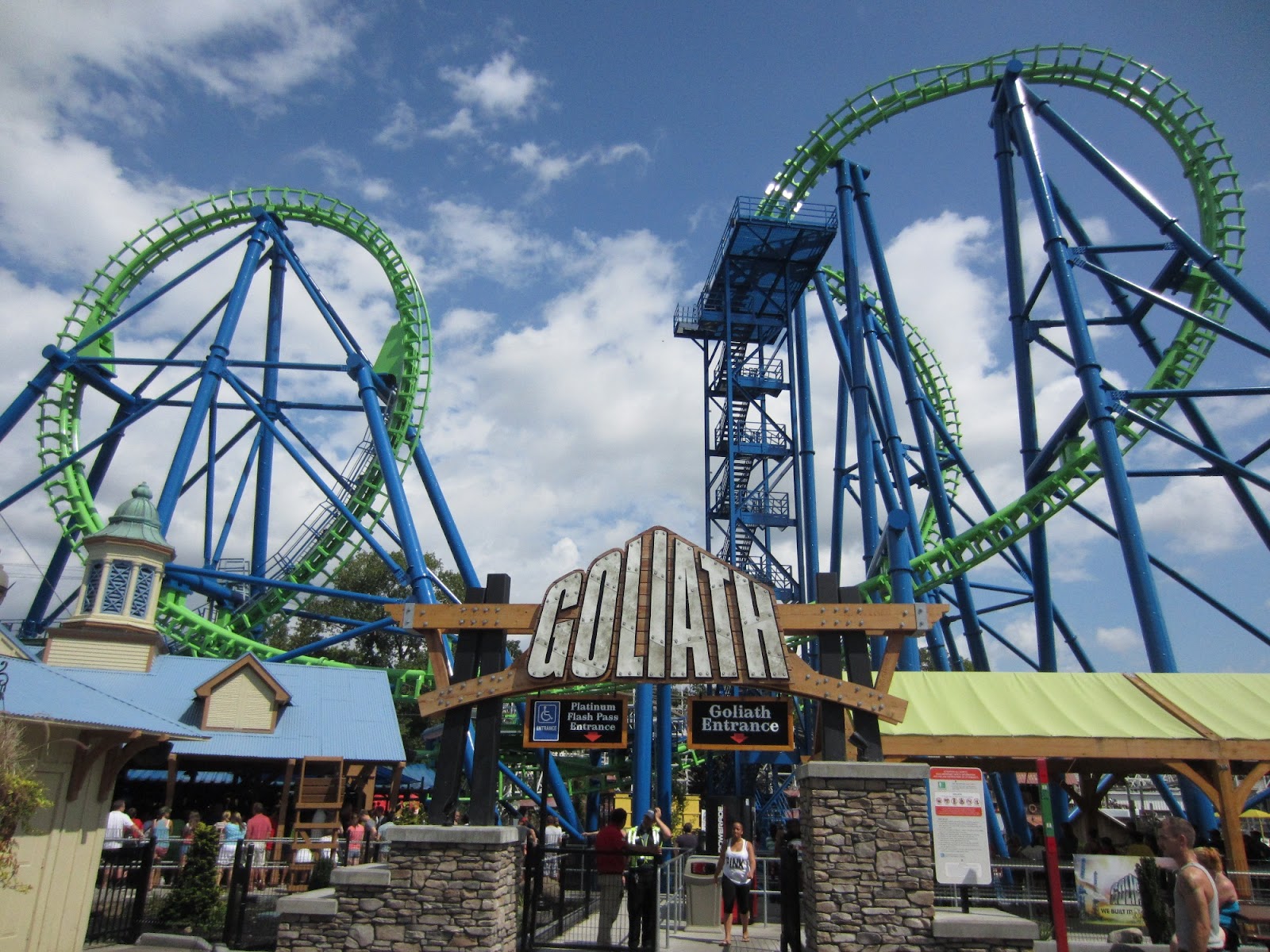 Evan and Lauren's Cool Blog: 9/3/12: Six Flags More Flags More Fun