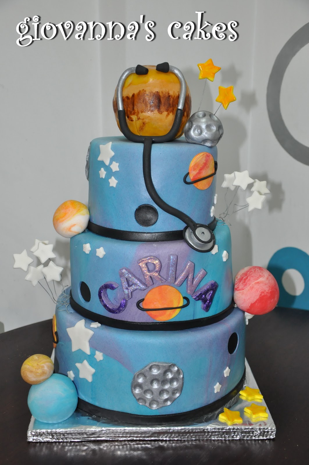 giovanna's cakes: Planets and stethoscope birthday cake