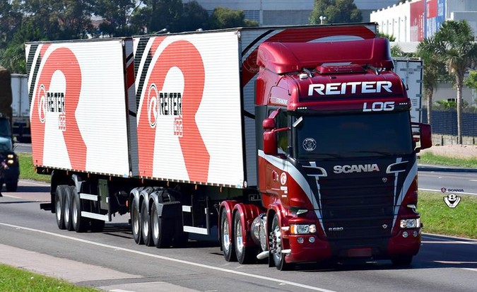 Reiter Log abre vagas para motoristas categoria D e E