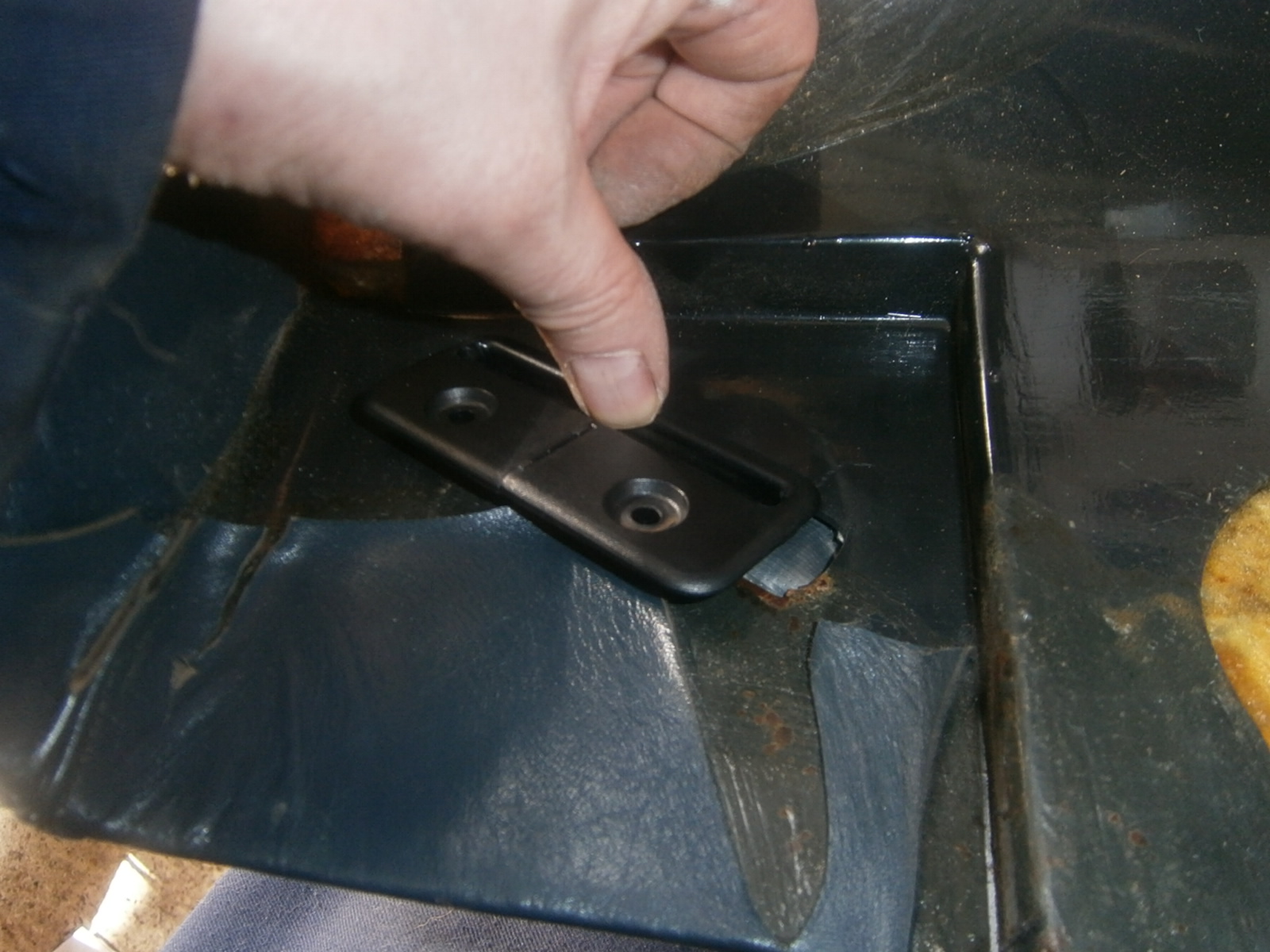 Lotus Excel Restoration: Installation of rear seatbelts Securon 200