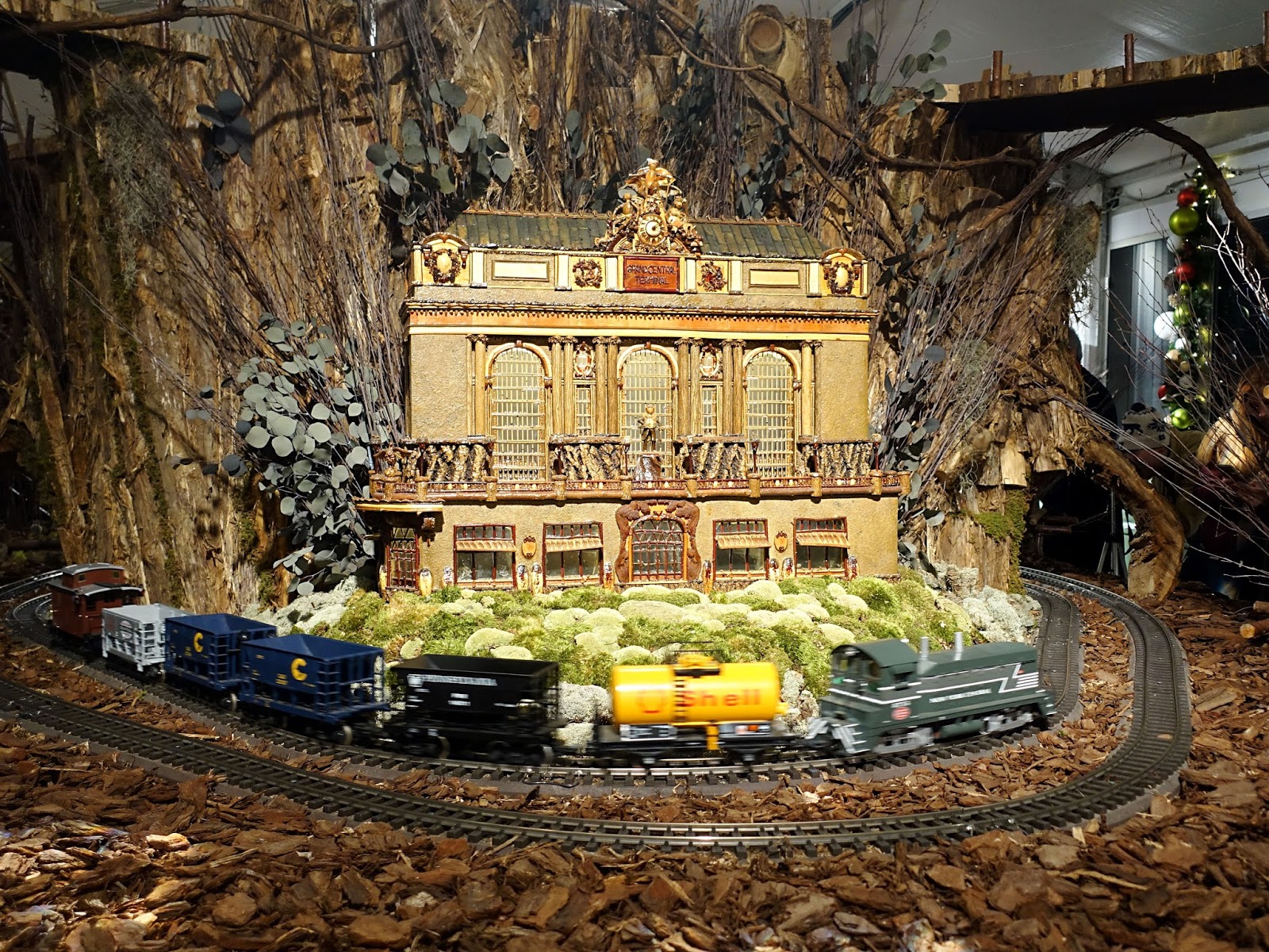 J-TWO-O: 2016 NYBG Holiday Train Show