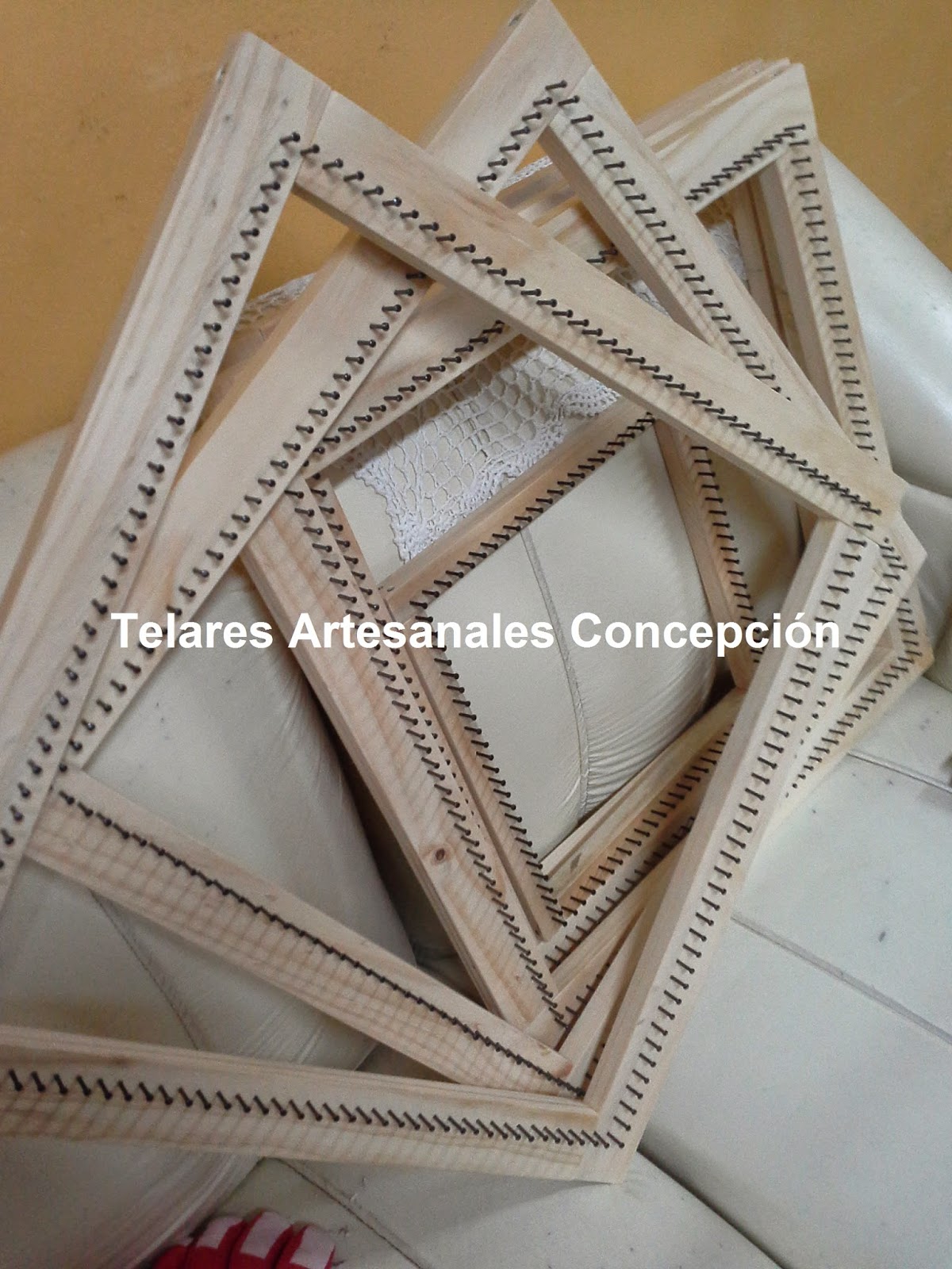 Telares Artesanales Concepción: El Telar Cuadrado de Madera