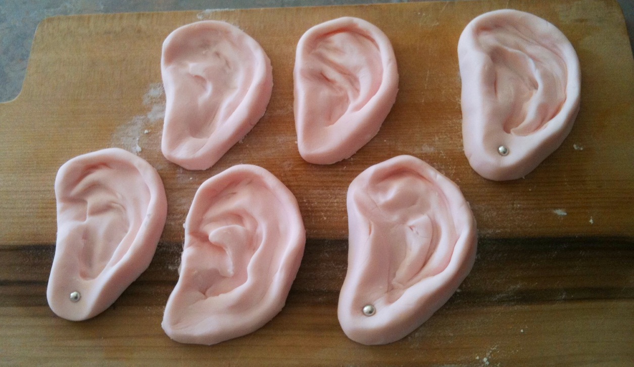 Dr Cupcake and Miss Macaron: Halloween Cupcakes 1: Severed Ears