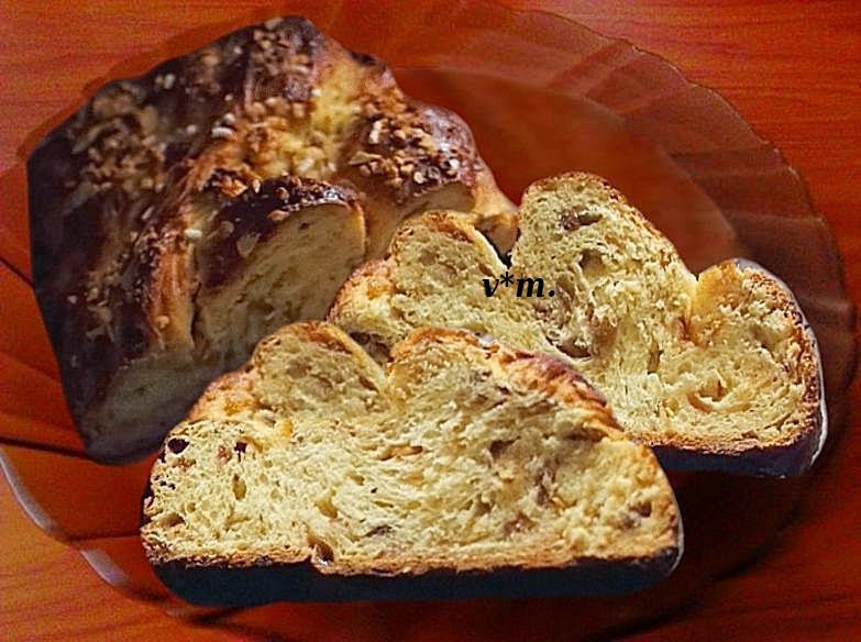 arta culinara: Cozonac cu fructe confiate.