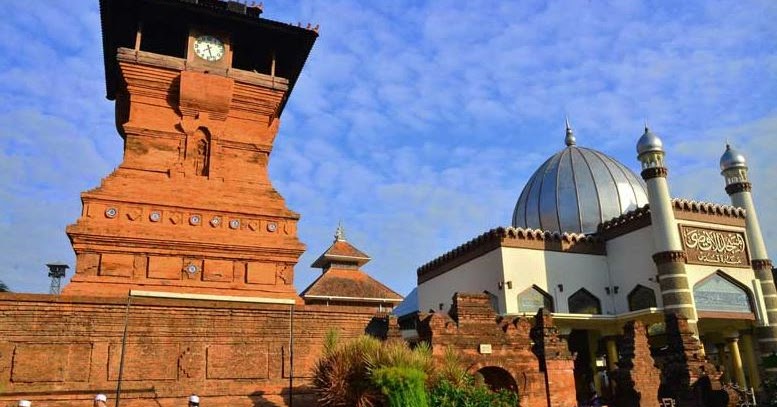 Sketsa Islam Indonesia dari Masa ke Masa - DIALOG ILMU