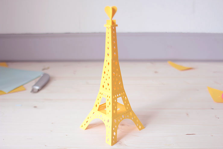HOW TO MAKE EIFFEL TOWER WITH PRINTABLE TAMPLET - crazzy craft