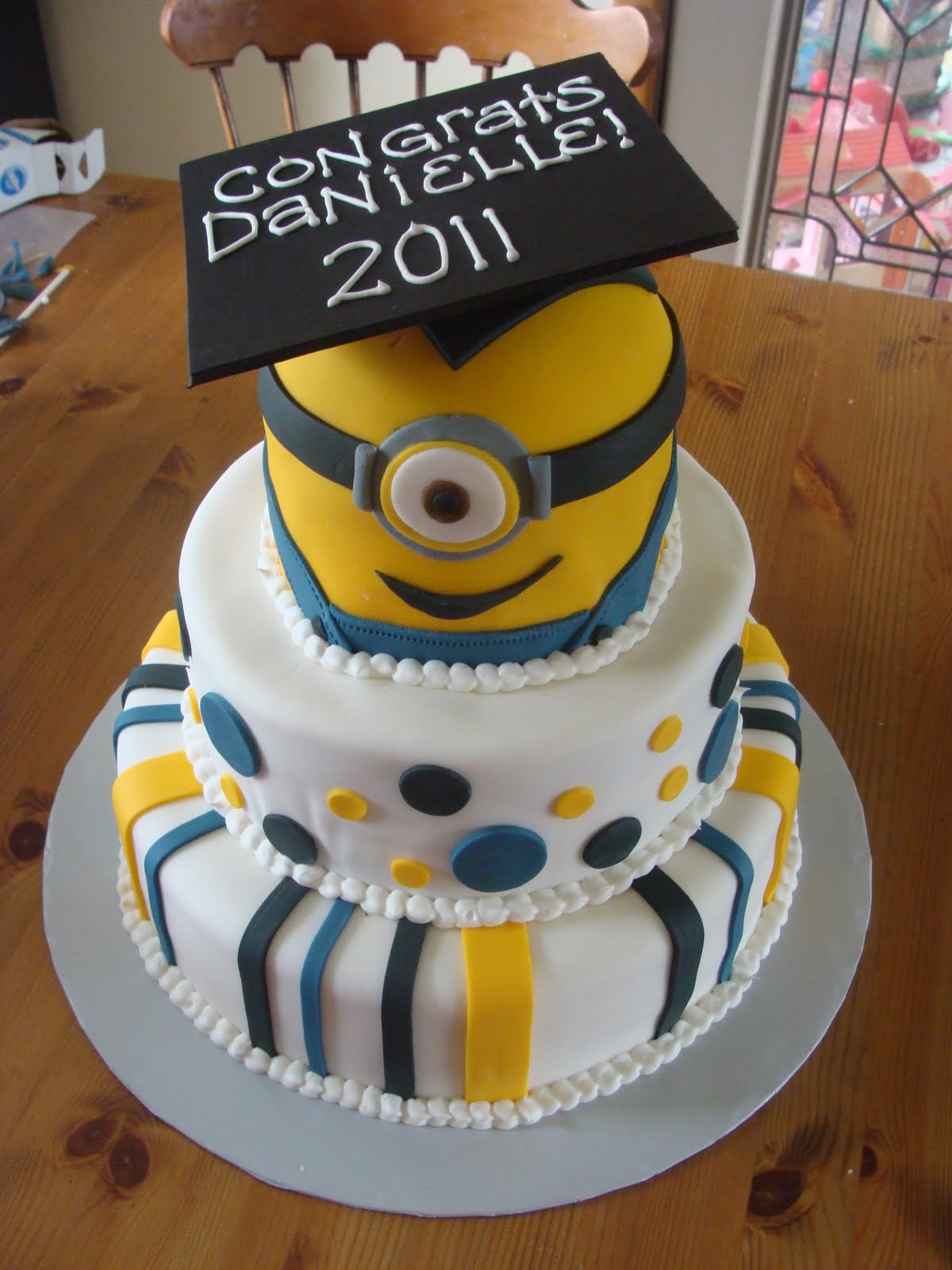 Sweet Treats by Bonnie: Despicable Me MInion Graduation Cake