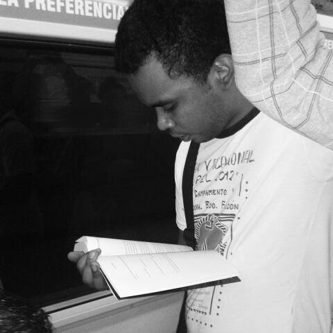 Reyna Rivas: corazón de lo perenne - Madriguera Revista Literaria