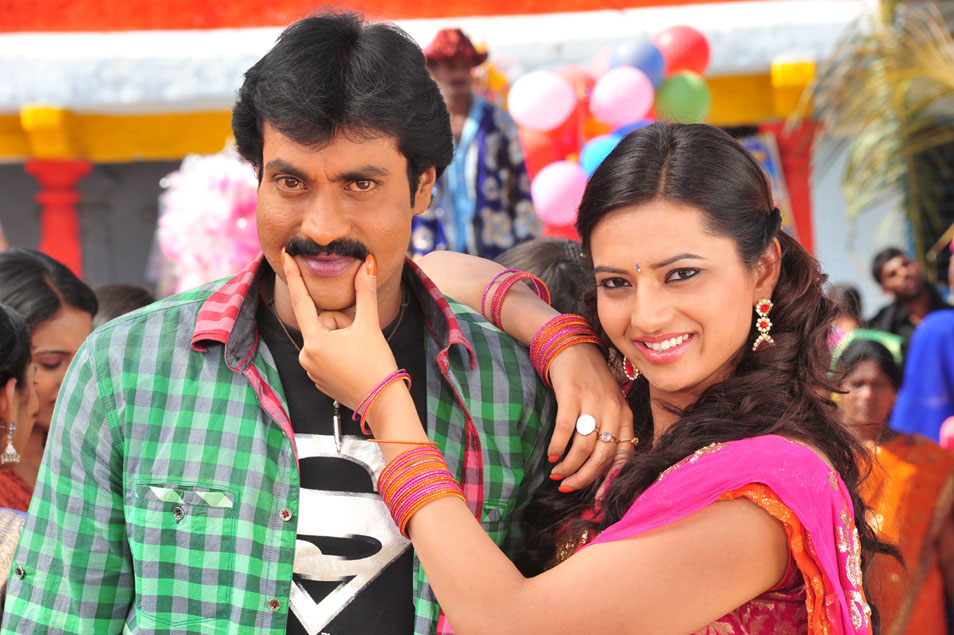 Poola Rangadu movie review