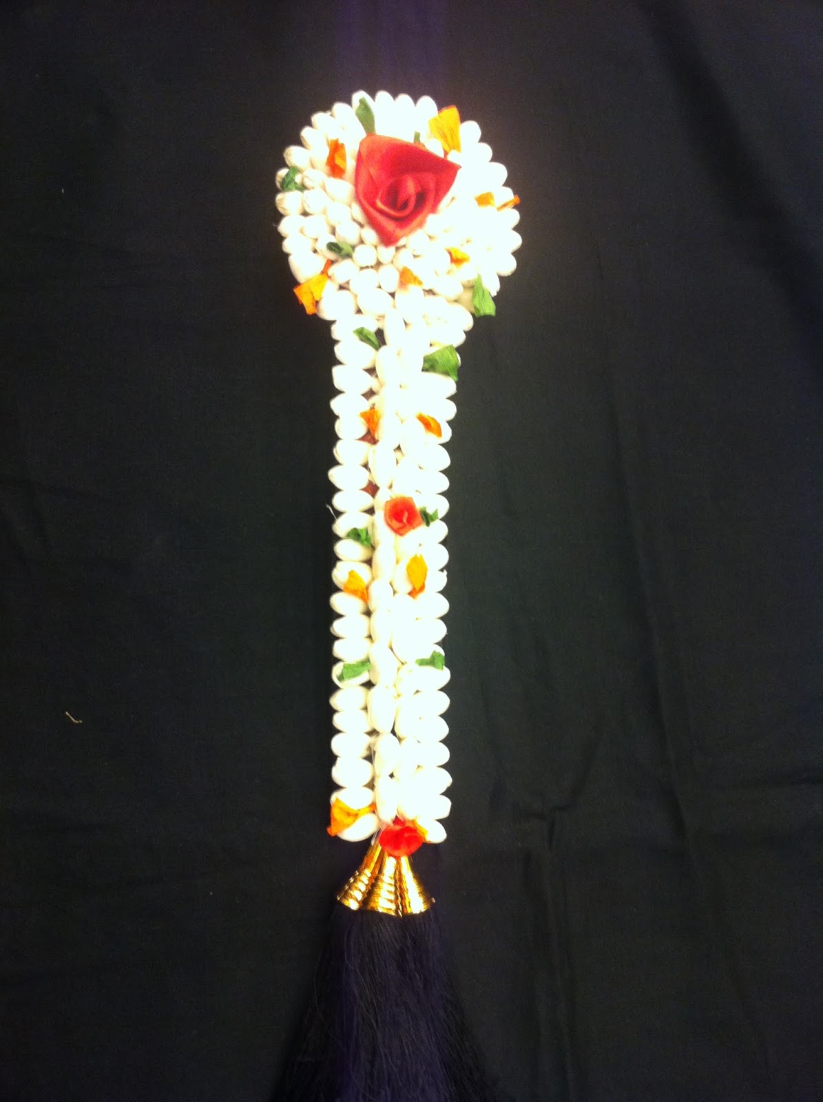 SHRINGAR COSTUMES: ARTIFICIAL FLOWERS FOR THE DANCE