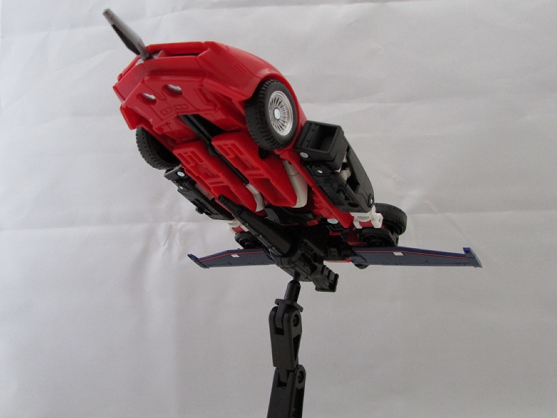 Hivemind Complex: Transformers Masterpiece MP-25 Tracks and MP-26 Road Rage