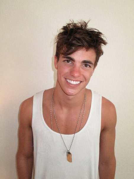 Julian Schratter by Jeffrey Booze | Oh yes I am