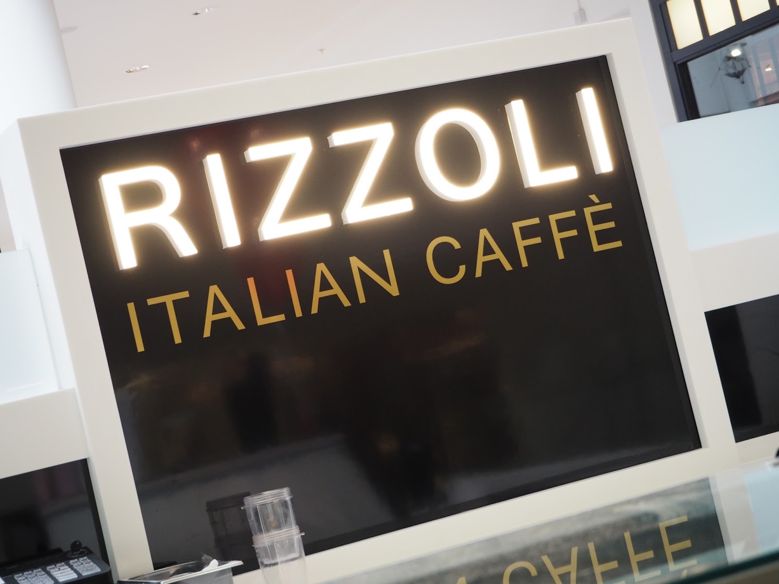 Galentines Prosecco brunch at Caffè Rizzoli - EllieCreation