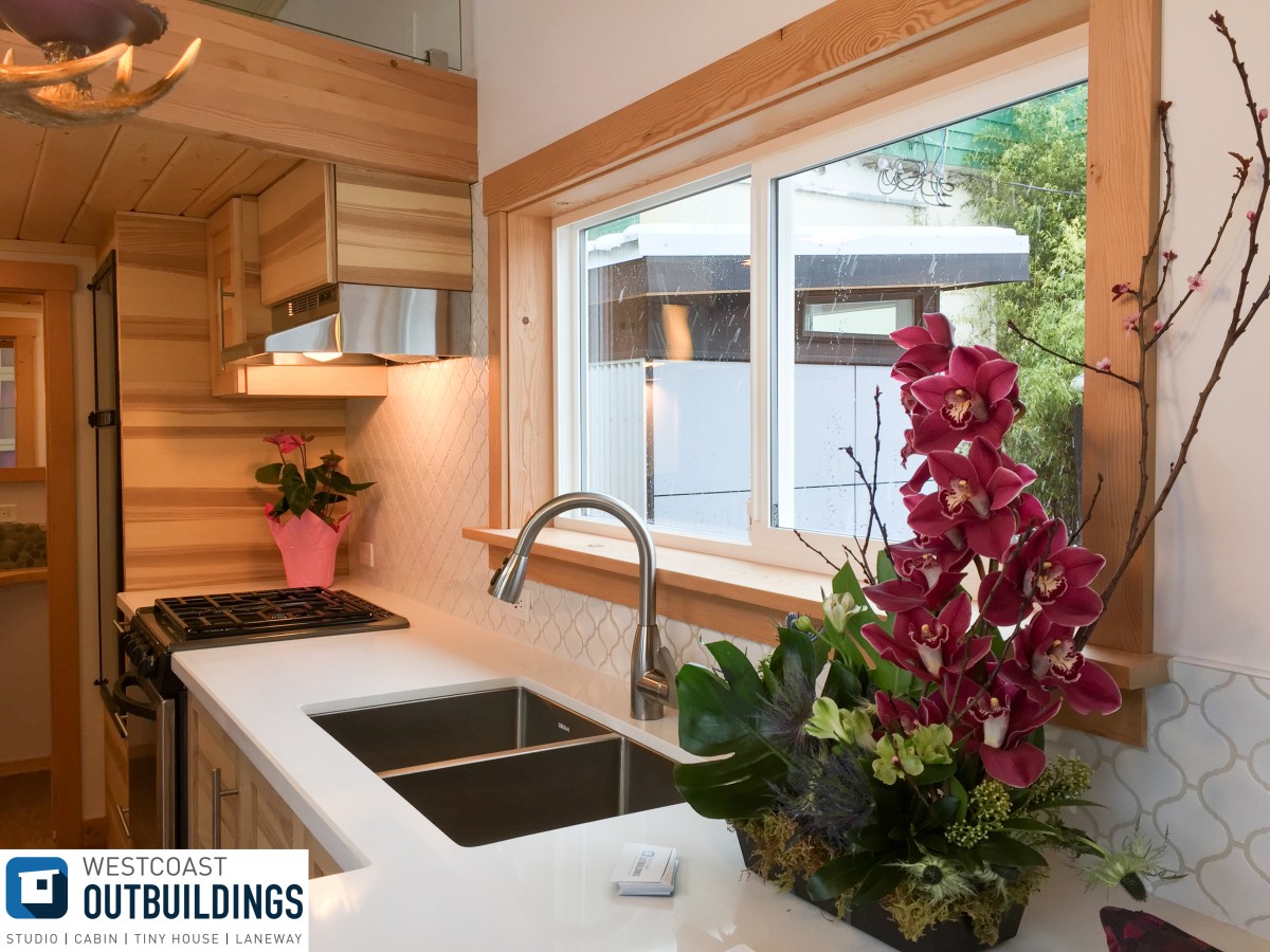 TINY HOUSE TOWN: The Skookum Tiny House (365 Sq Ft)