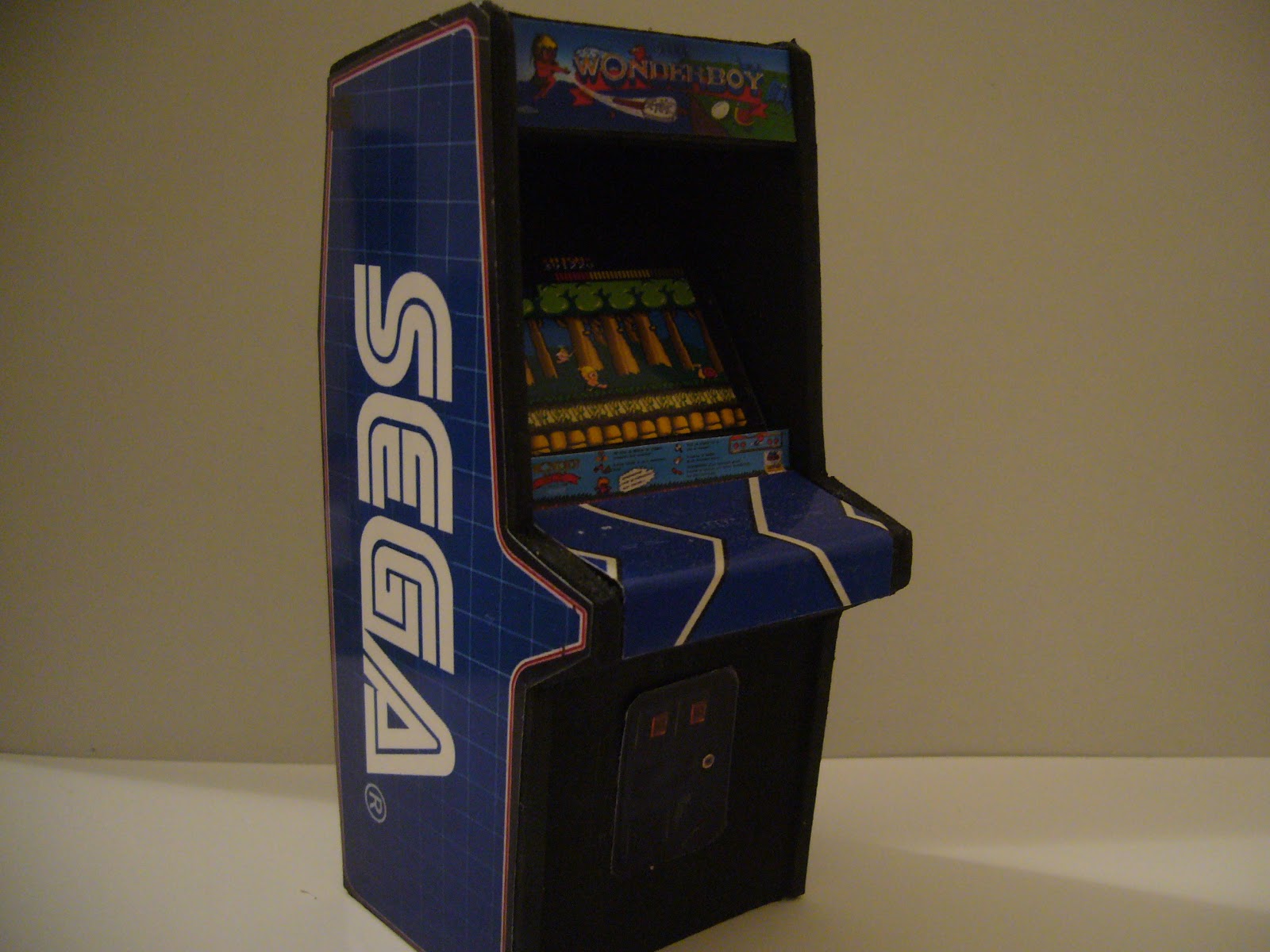 Retro Heart: Welcome to my Miniature Arcade