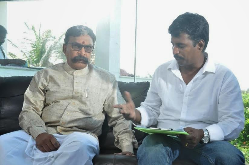 Actor Vimal Oru Oorla Rendru Raja Movie Stills - Cine Gallery