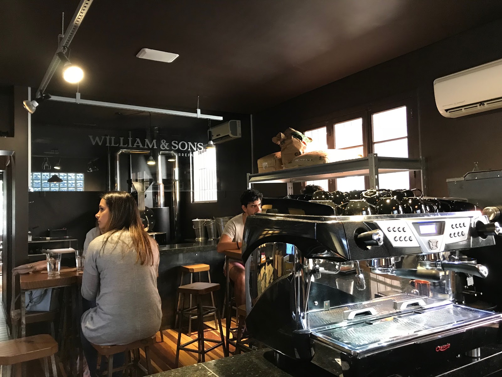 WILLIAM & SONS COFFEE COMPANY: ONDE O ASTRO É O CAFÉ!!!